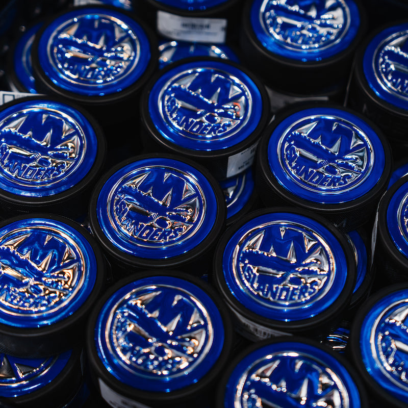 New York Islanders Platinum Ice Primary Logo Puck | Isles Lab